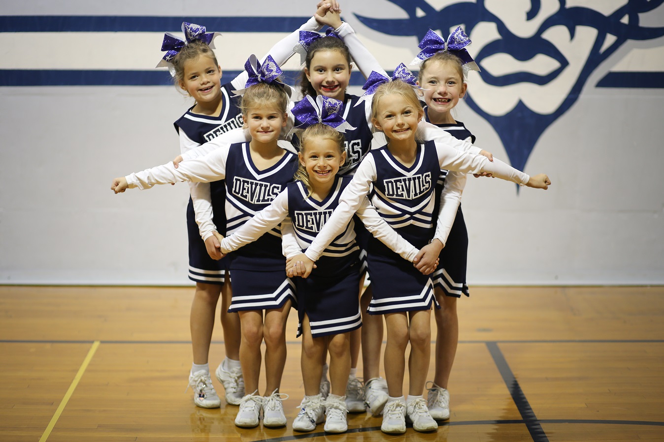 Cheerleading - East Aurora Little Loop Football and Cheerleading
